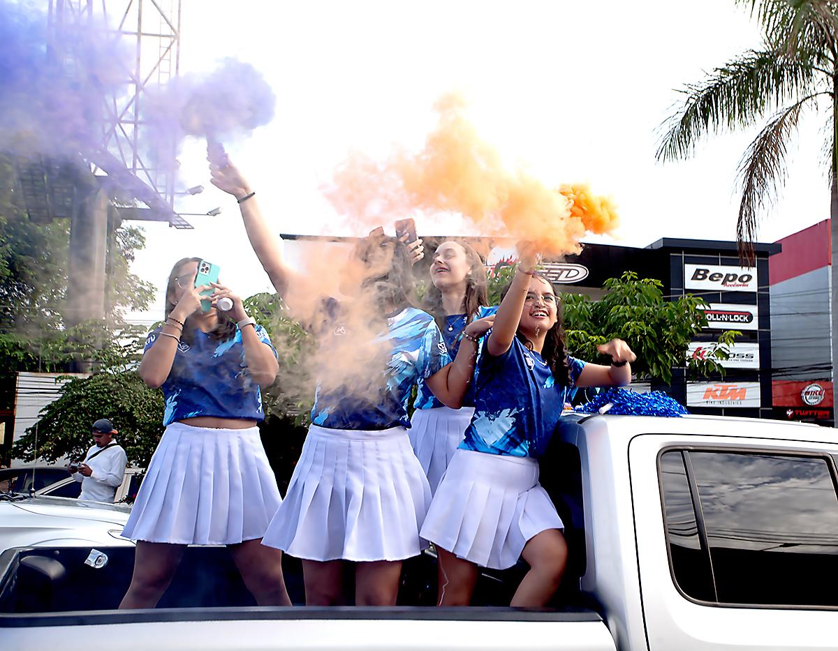 Senior entrance del Instituto Bilingüe Valle de Sula 2024