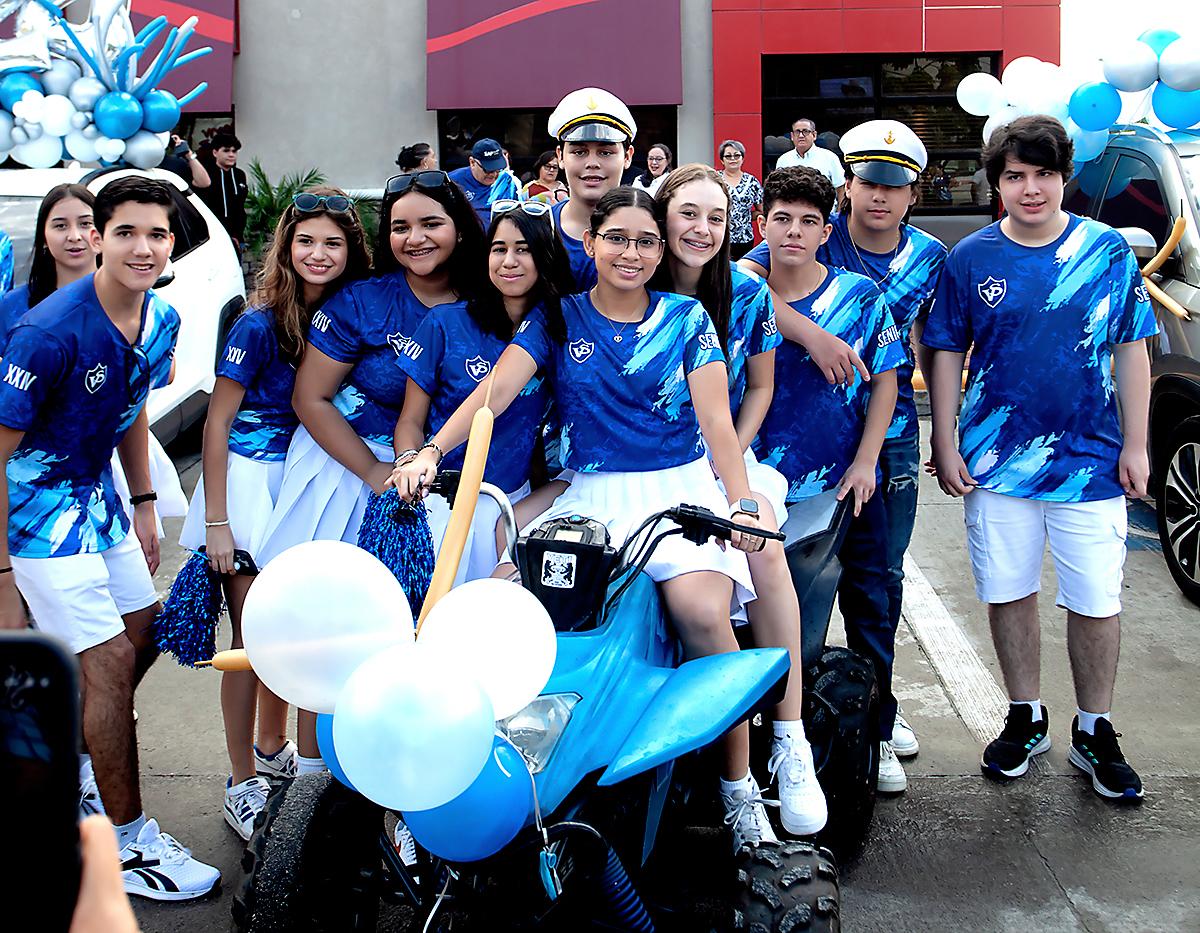 Senior entrance del Instituto Bilingüe Valle de Sula 2024