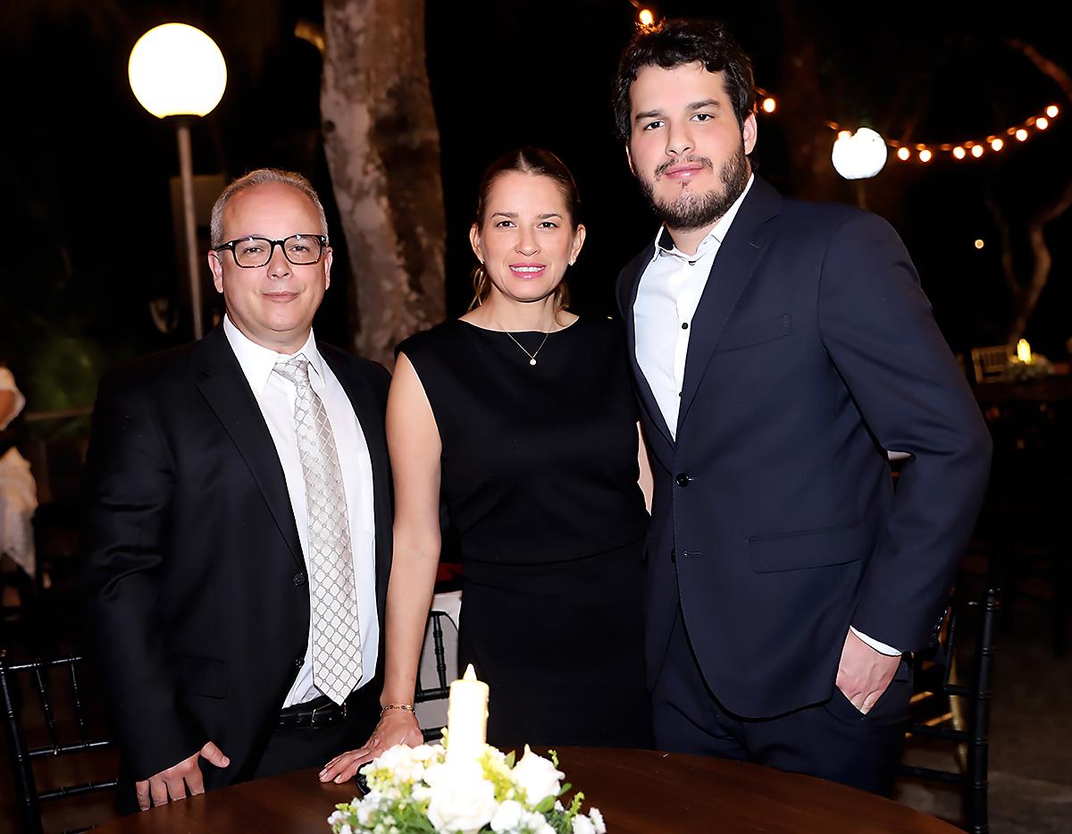 Sinfonía bajo las estrellas: Una velada mágica de música y elegancia