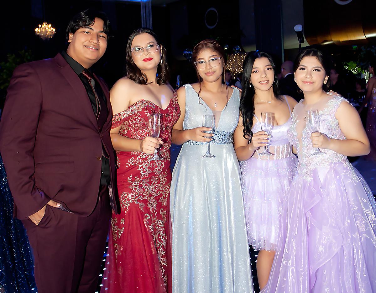 Fiesta de la prom 2024 de Happy Days & Freedom