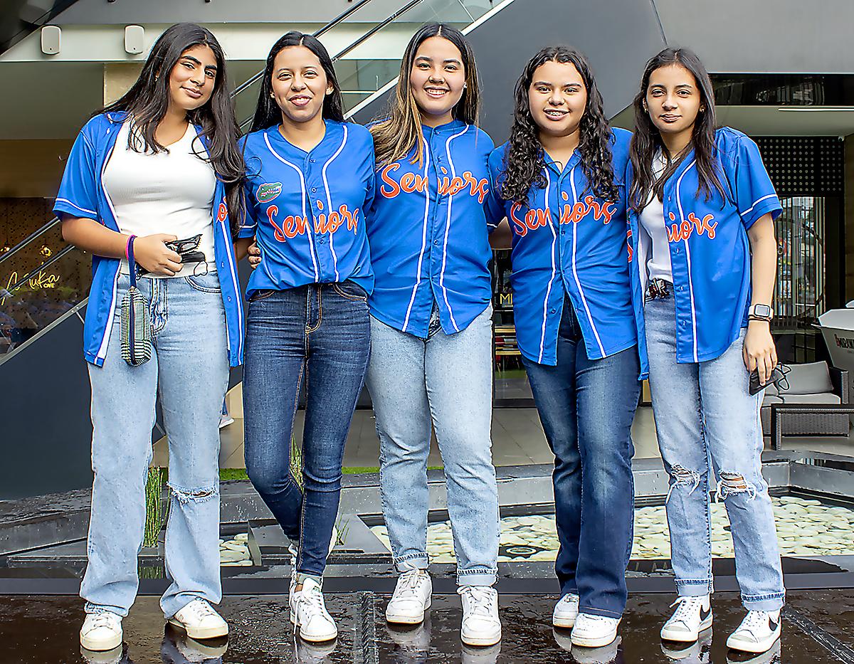 Entrada triunfal de los Seniors de la Estancia School 2023