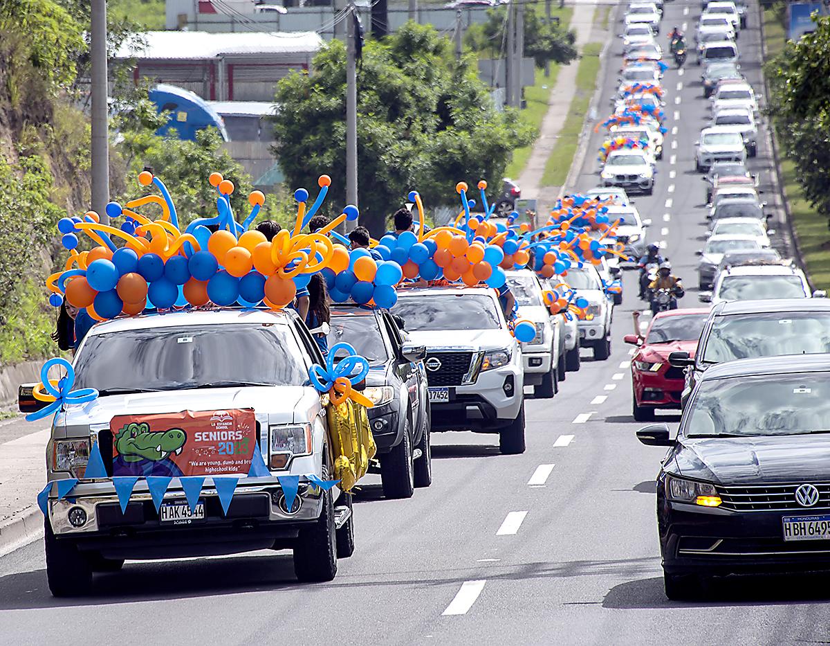 Entrada triunfal de los Seniors de la Estancia School 2023