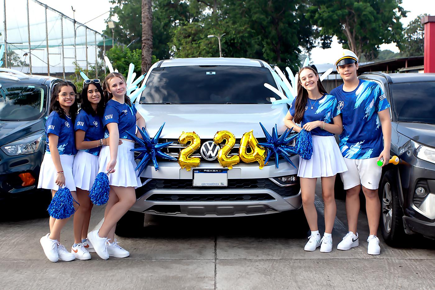 Senior entrance del Instituto Bilingüe Valle de Sula 2024