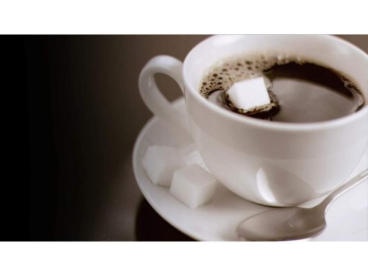 ¿Por qué deberías tomar café sin azúcar?