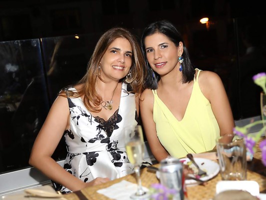 Divina fiesta sorpresa para Elena Williams