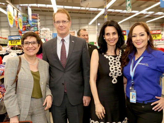 Walmart inaugura su tercer tienda en Honduras