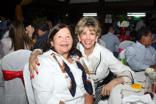 Fiesta para Mónica Ibrahim y Kamal Gabrie