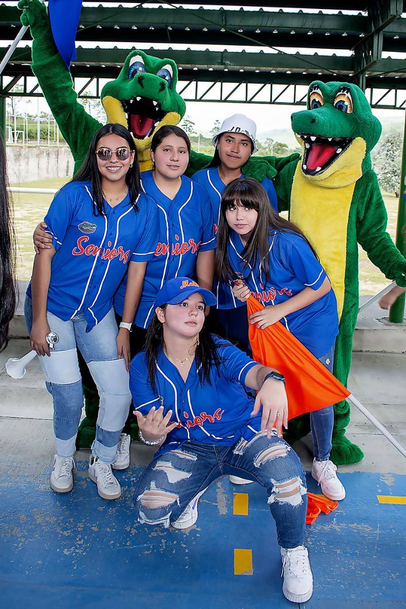 Entrada triunfal de los Seniors de la Estancia School 2023