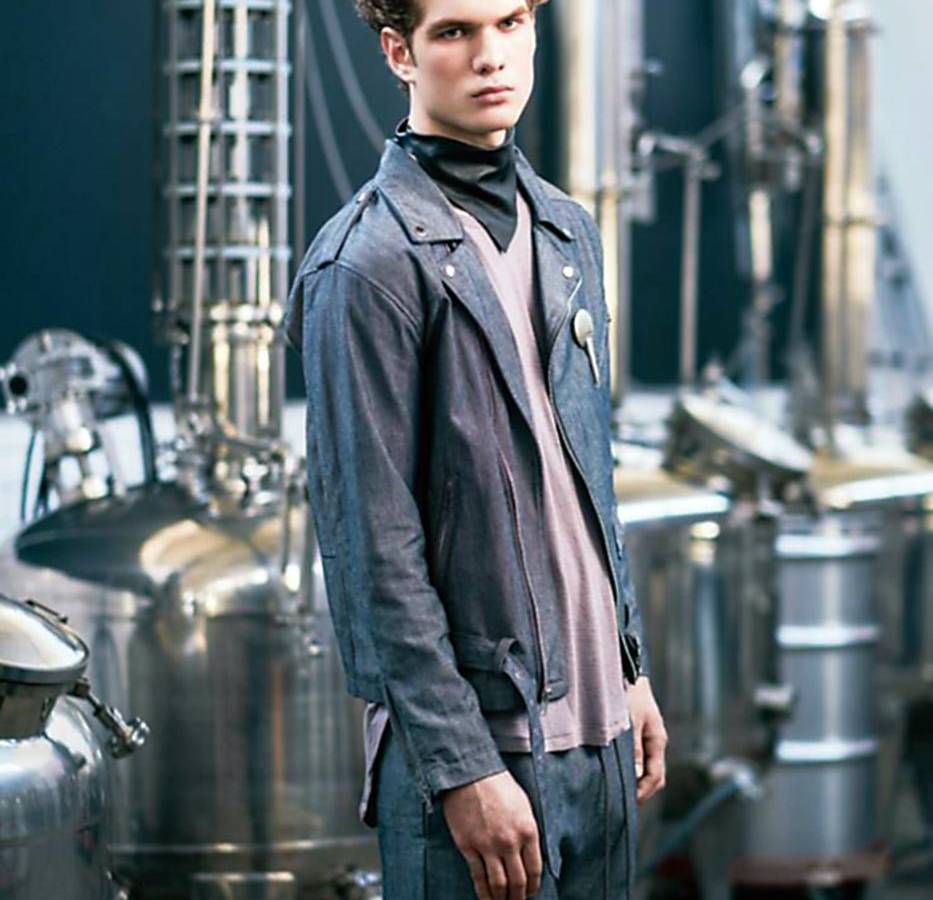 Raúl Osorio regresa a Estilo Moda con un revival de los 70